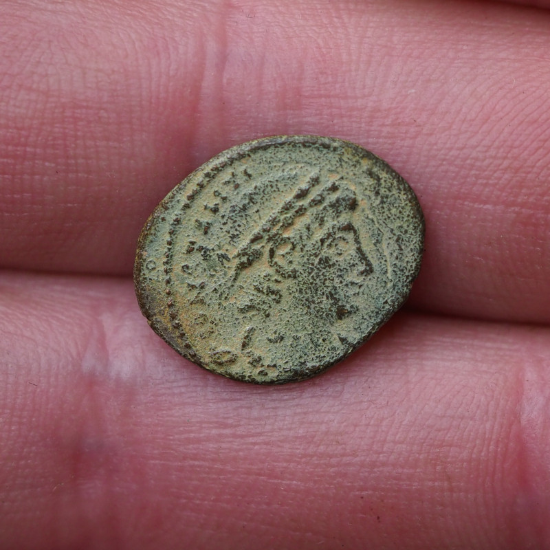 CONSTANTINE II Ancient Roman Coin 337-340 AD LEGION WAR SOLDIERS AE 4 FA