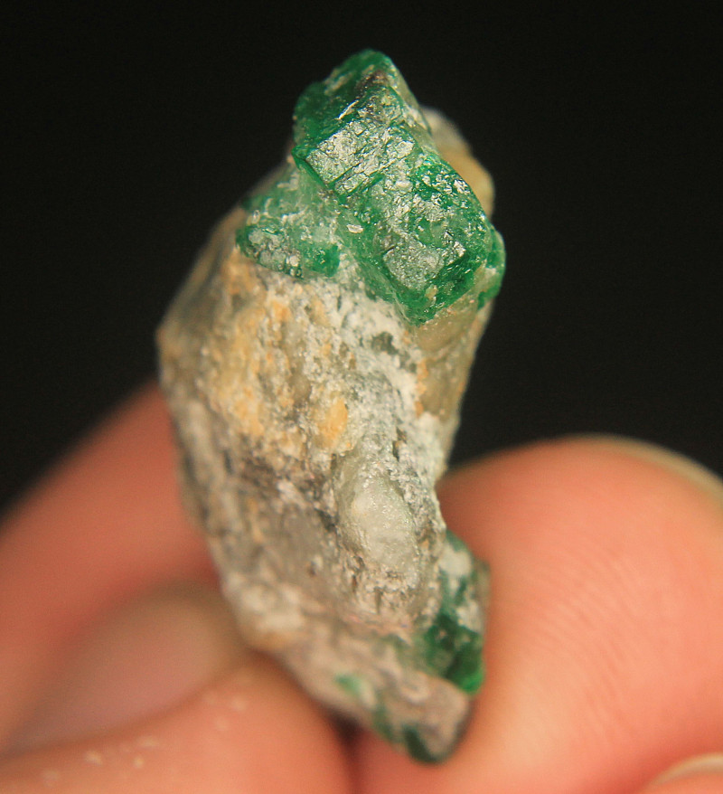 Natural Raw Emerald Emerald Specimen/ Green Emerald Home Décor Rocks ...