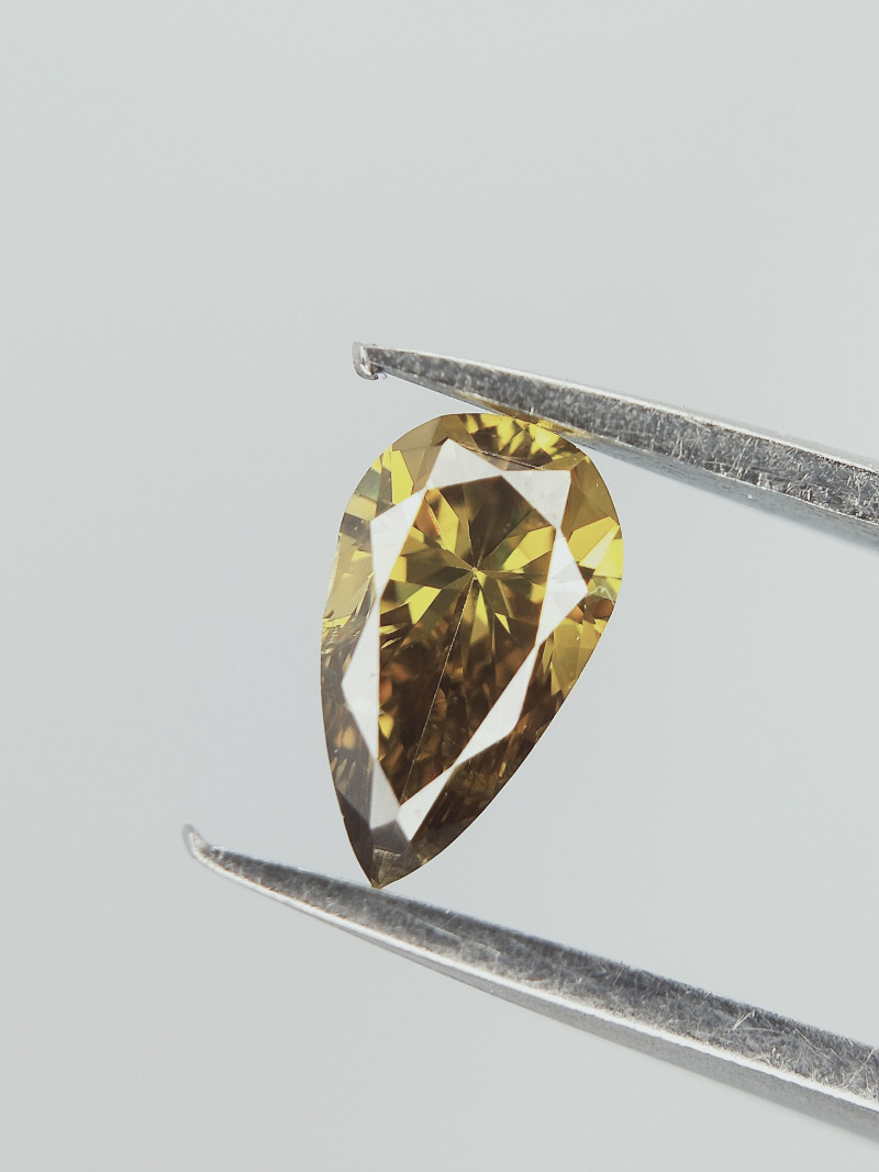 Dual Shaded Diamond , Pear Brilliant Cut , 0.22 cts