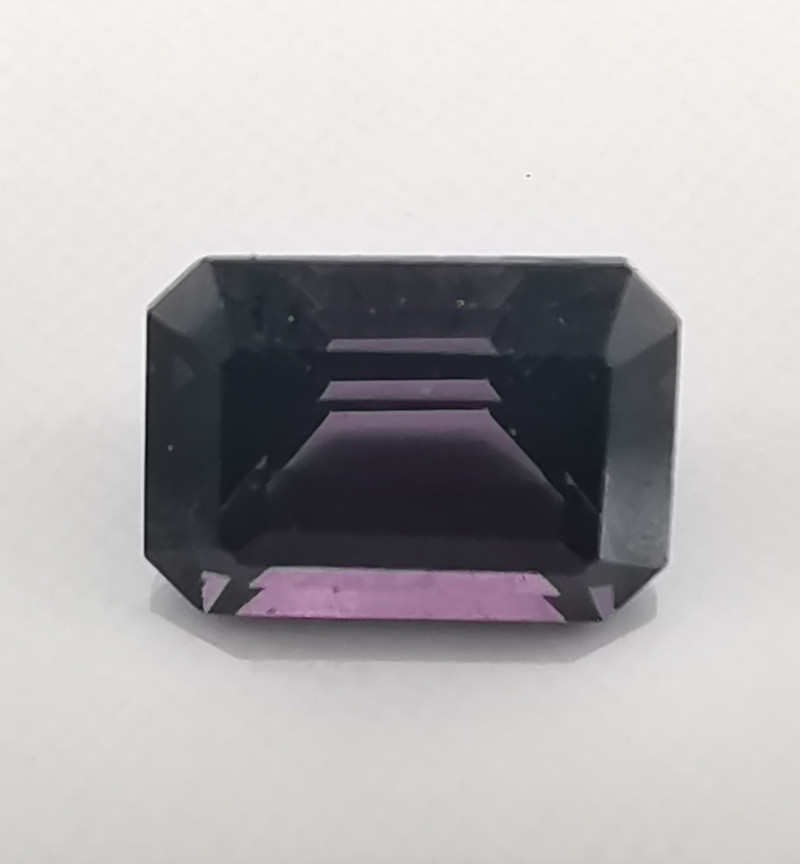 Spinel, 1.37ct, emerald cut Ceylon beauty!