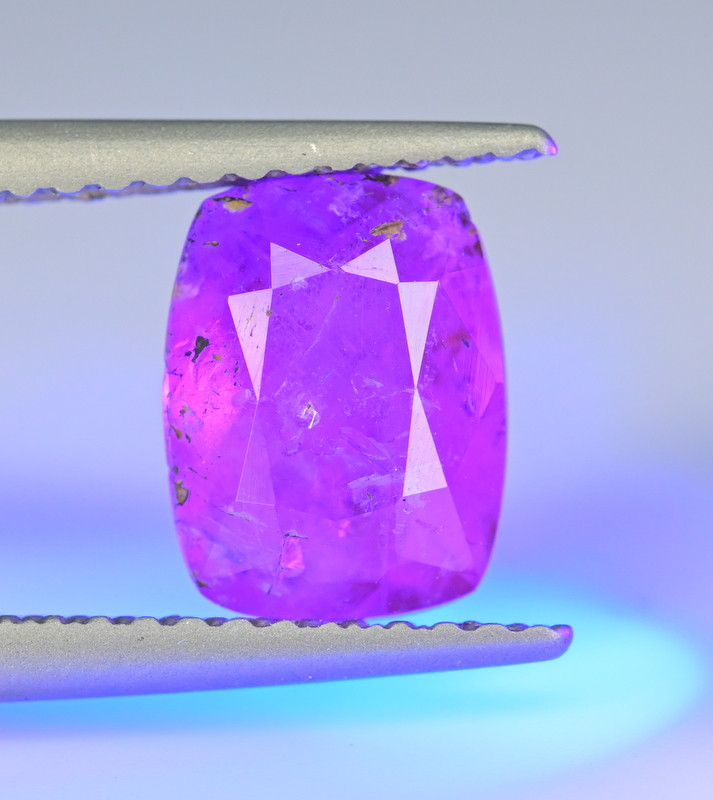 Rarest stone Hackmanite 1.50 Ct Natural Color Change Hackmanite From Afgha