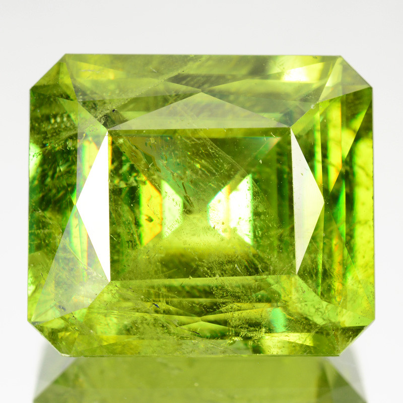 10.28 Cts Stunning Natural Radium Green Sphene Radiant Cut Madagascar