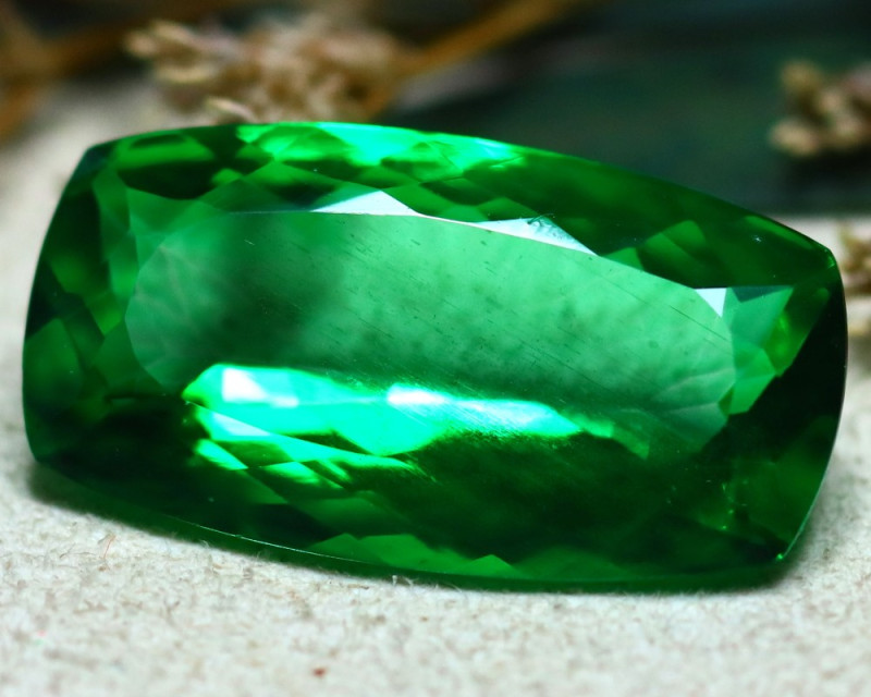 Beryl 10.68Ct Natural Vivid Green Color Beryl E2904/A61
