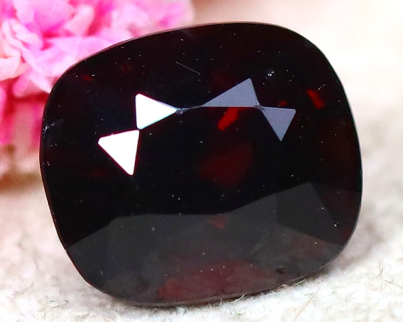 Spinel 1.36Ct Mogok Spinel Natural Burmese Red Spinel D0507/B58