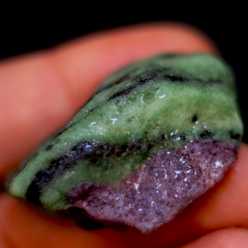 138 CTS RUBY ZOISIT ROUGH [F61]