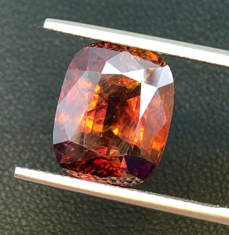 Extremely rare full fire 9.47 cts Natural Sphalerite