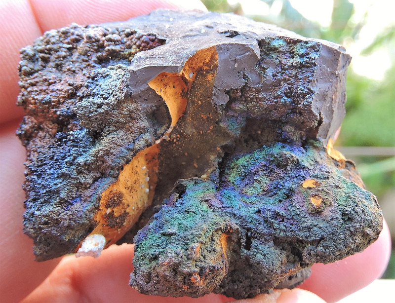 71.23g IRIDESCENT LIMONITE SPECIMEN FROM LEONIE MINE IN AUERBACH GERMANY