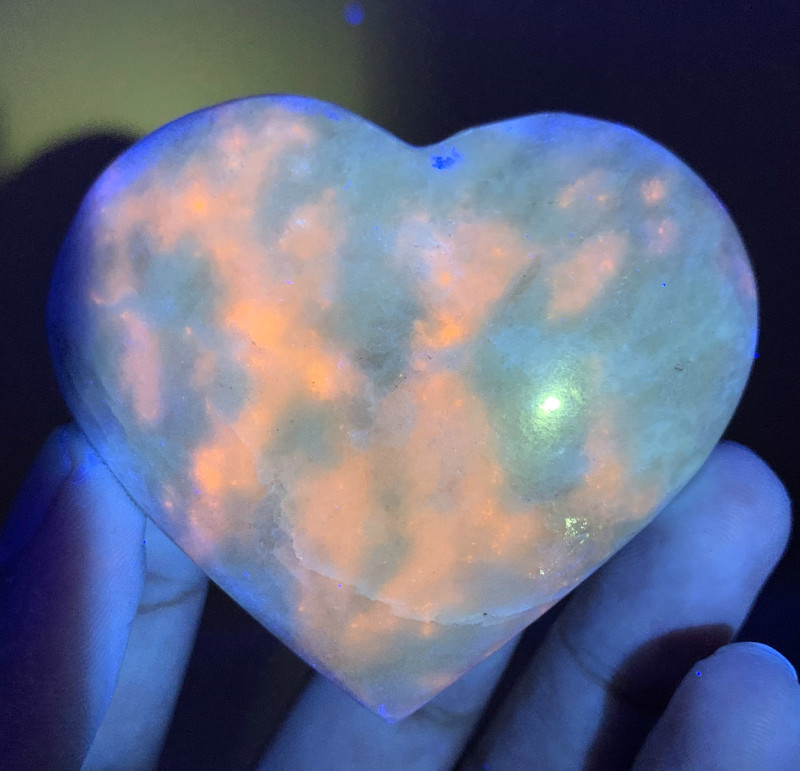 570ct Hackmanite Heart from Afghanistan