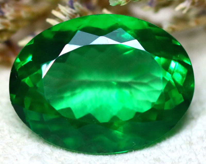 Beryl 8.19Ct Natural Vivid Green Color Beryl DN306/A61