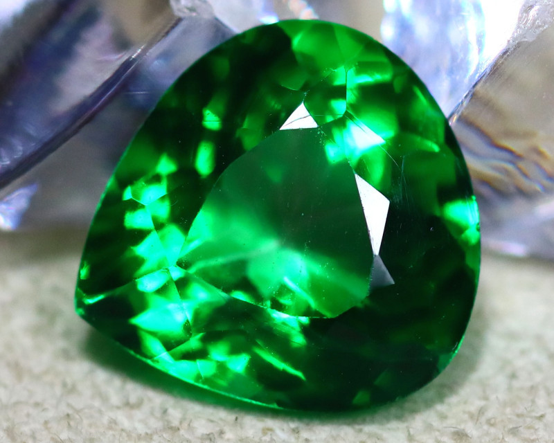 Beryl 6.69Ct Natural Vivid Green Color Beryl EN381/A61