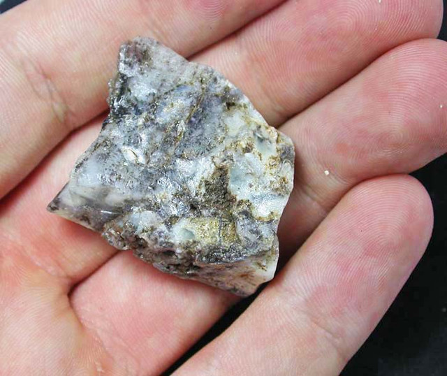 OPAL ROUGH WITH INCLUSIONS-CANADA 68.65 CTS [F2555]