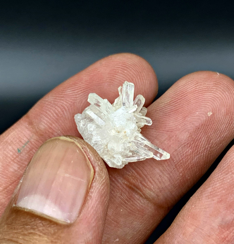 7 carat Quartz specimen from Afghanistan