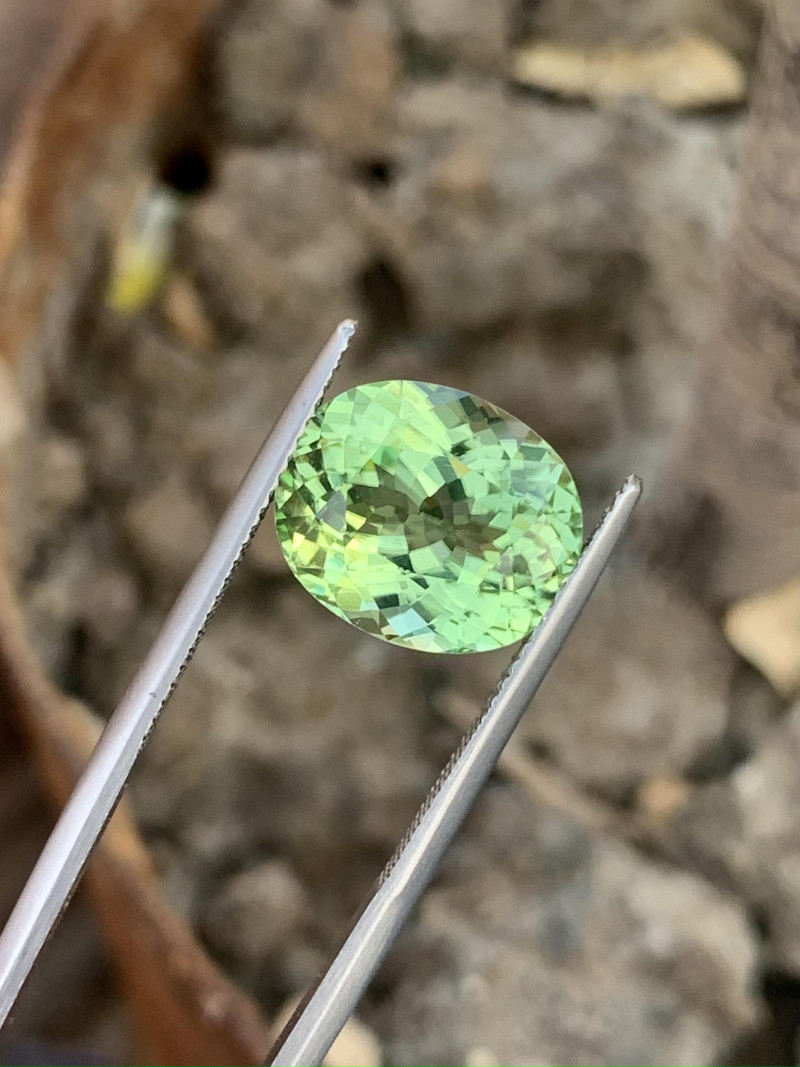 7.64cts Beautiful Natural Mint Green Peridot Gemstones.