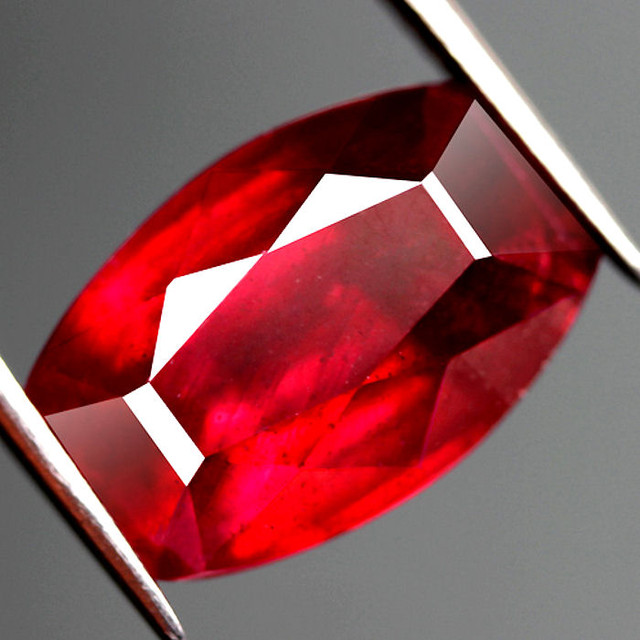 8.10 Carat Fiery Cherry Ruby - Gorgeous