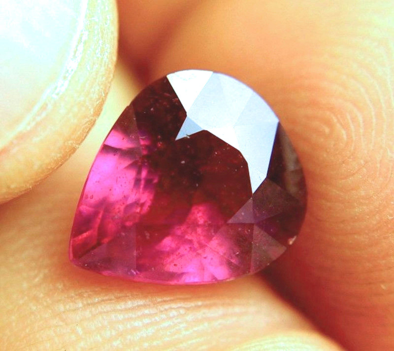 5.20 Carat Fiery Purple/Red Ruby - Beautiful Gem