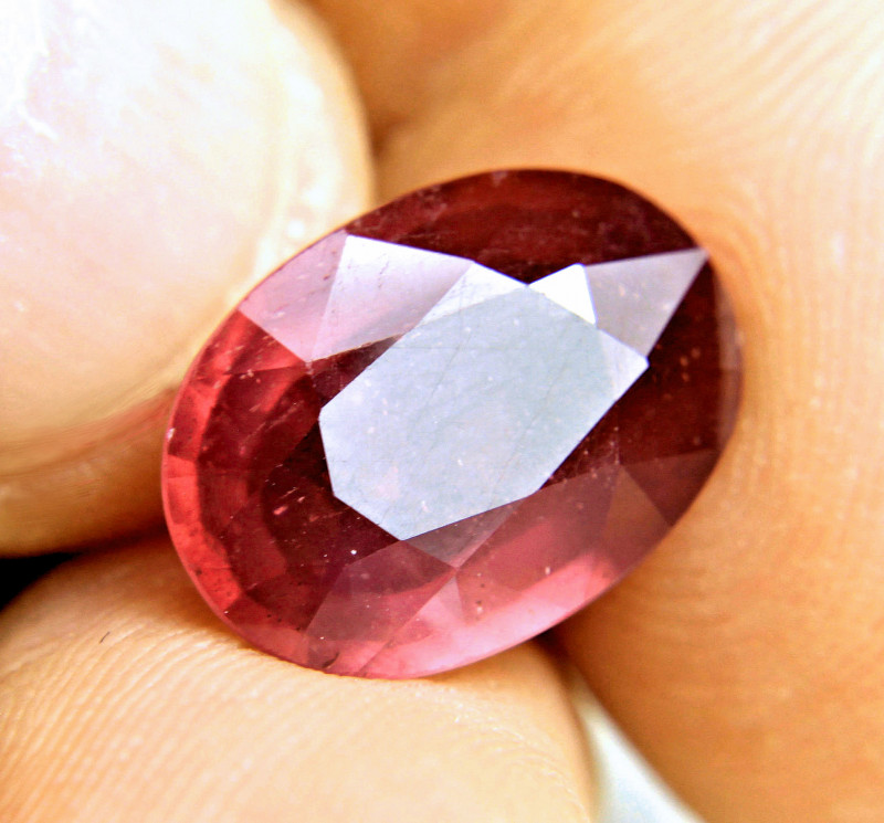 9.8 Carat Fiery Ruby - Gorgeous