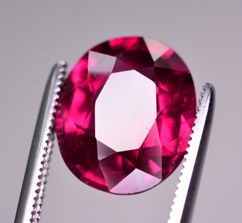 5.40 Ct Amazing Color Natural Rhodolite Garnet. ARA