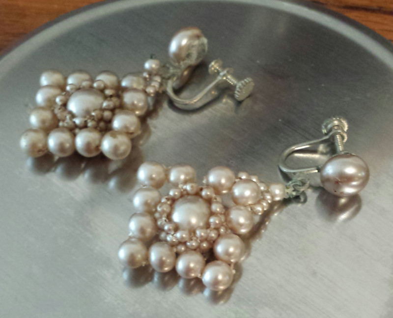 VINTAGE VICTORIAN STYLE CLASSIC DANGLING PEARLS CIRCA 1940'S