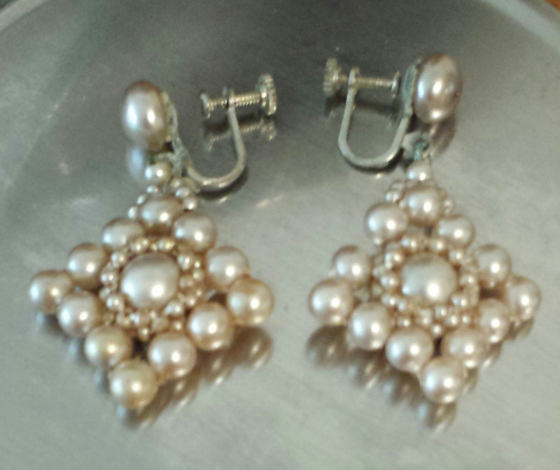 VINTAGE VICTORIAN STYLE CLASSIC DANGLING PEARLS CIRCA 1940'S