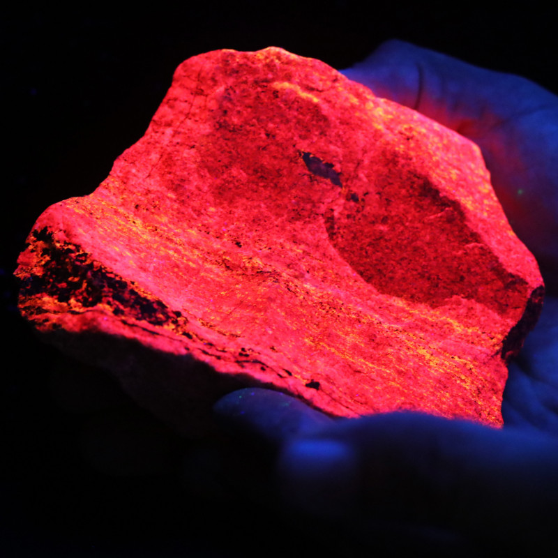 .900 kilo Fluorescent Minerals -Manganosite Peru specimen MM 115