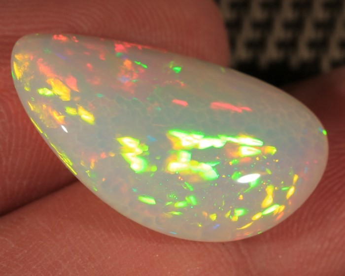 12.09CT~BRILLIANT 5/5 WELO OPAL CAB~MULTI PATTERN
